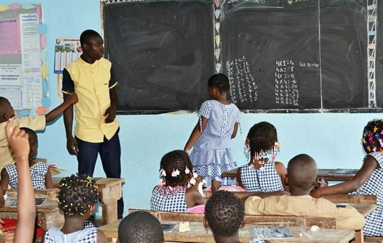 Métier d’enseignant : La vocation résiste, l’attractivité es... | Seneweb