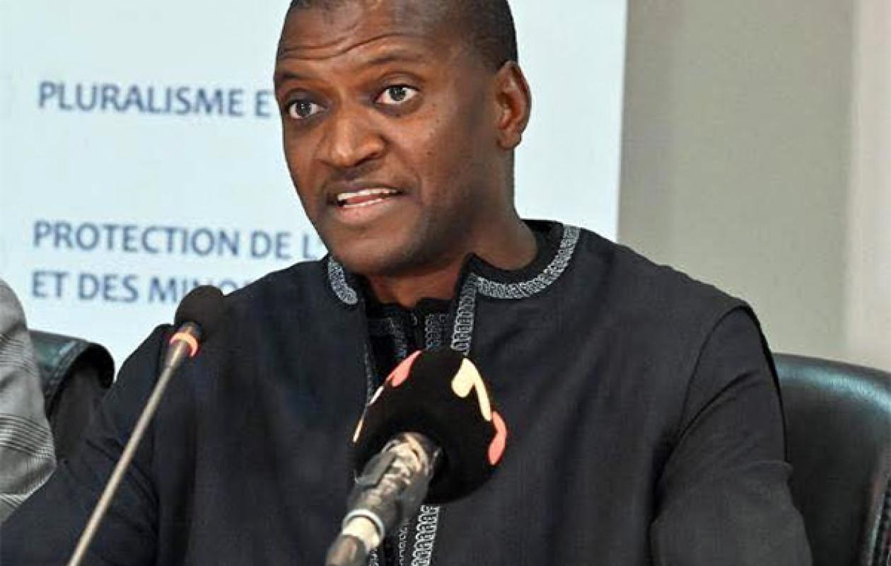 Affaire des 8 milliards F CFA de Bakel : le Forum civil s’en... | Seneweb