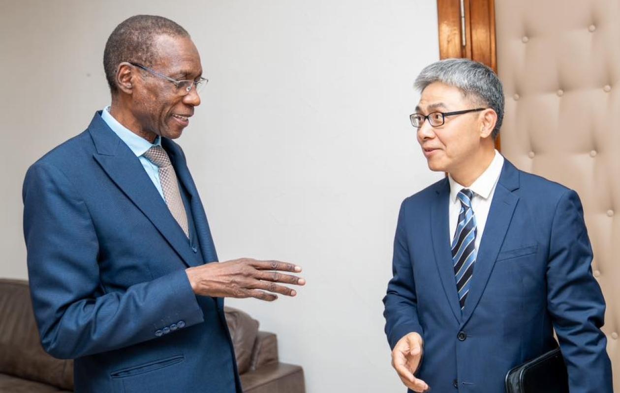 Coopération militaire Sénégal–Guinée : le ministre Cheikh Ni... | Seneweb